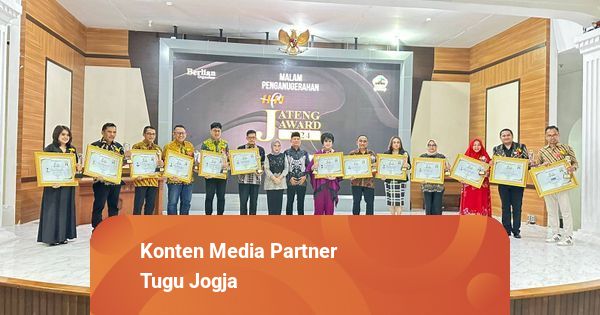 GM PLN UID Jateng dan DIY Raih Penghargaan HPN Award 2024 | kumparan.com GM PLN UID Jateng dan DIY Raih Penghargaan HPN Award 2024 | kumparan.com